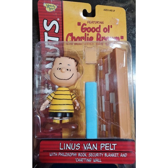 PEANUTS TOYS | Toys | Peanuts Linus Van Pelt Figure Philosophy Book ...